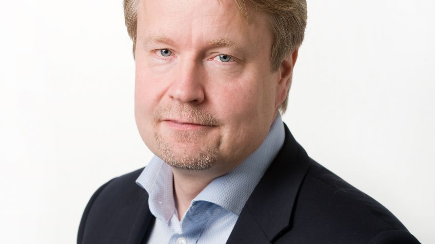 Matti Apunen - Varaa puhuja, joka tarjoaa uusia näkökulmia